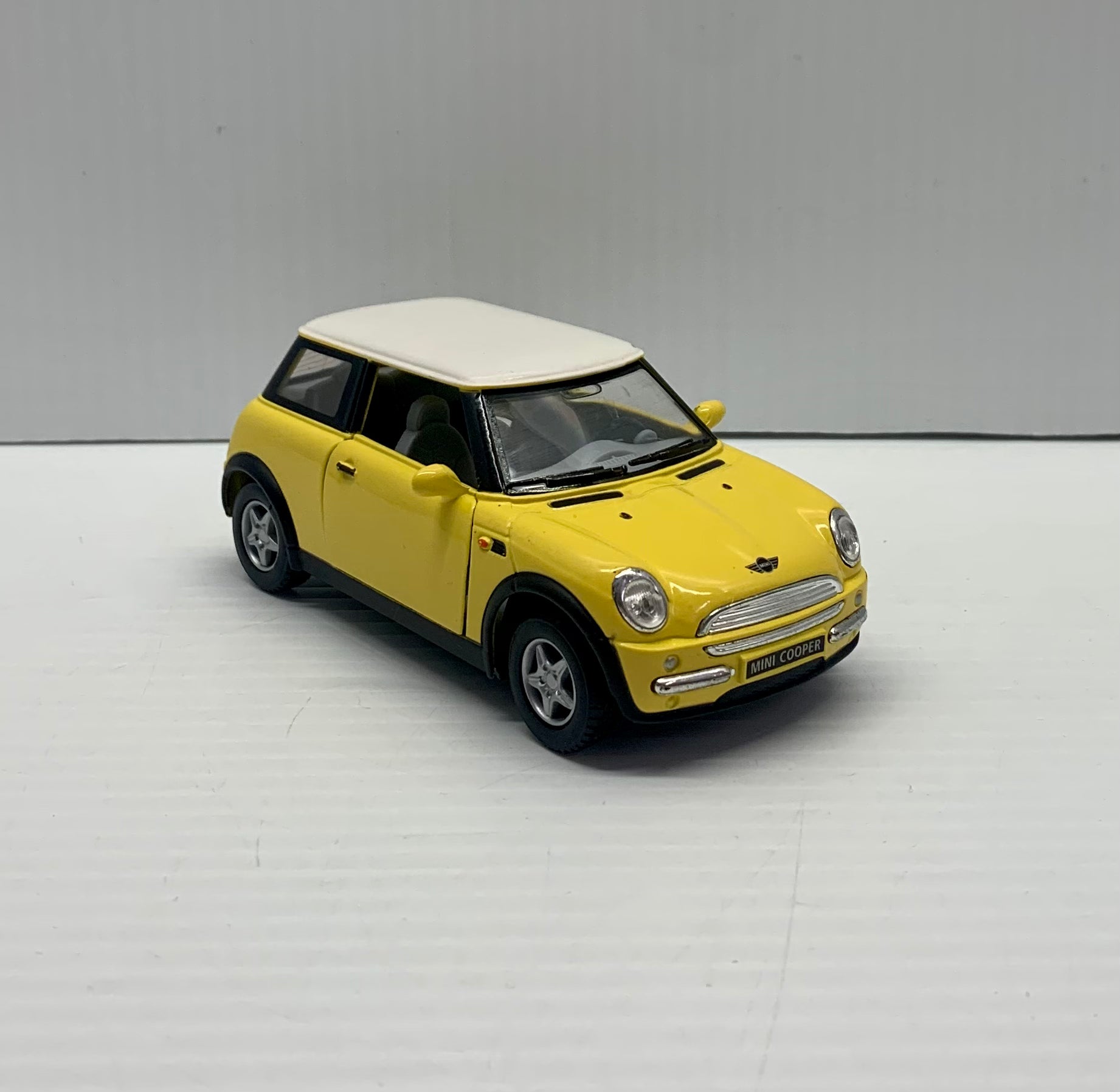 Kinsmart New Mini Cooper – Portage MCC